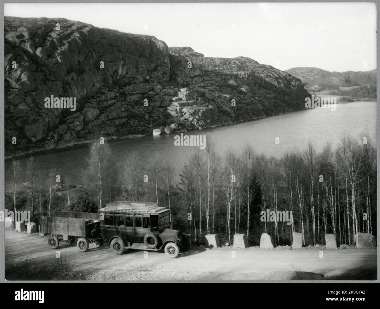 Daimler - The engine ag. State railways, SJ Bus passes Tåsteröd's large ...