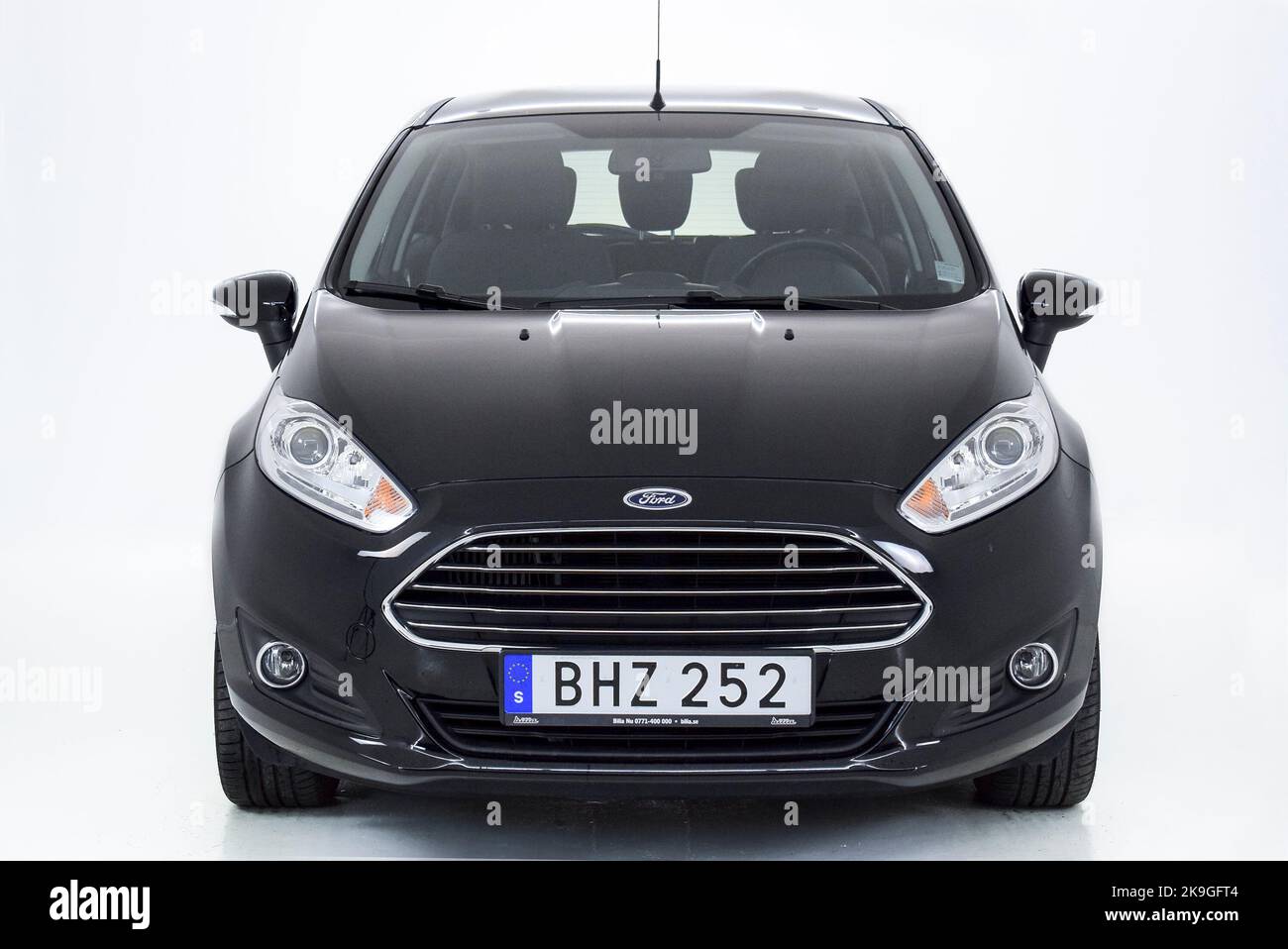 Ford Fiesta 2016 car exterior view front back side no people inside ...