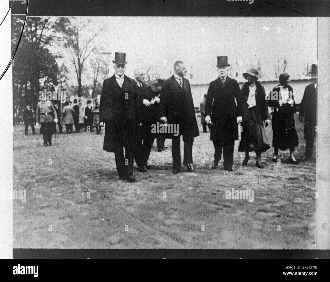 Group knowledge Black and White Stock Photos & Images - Alamy