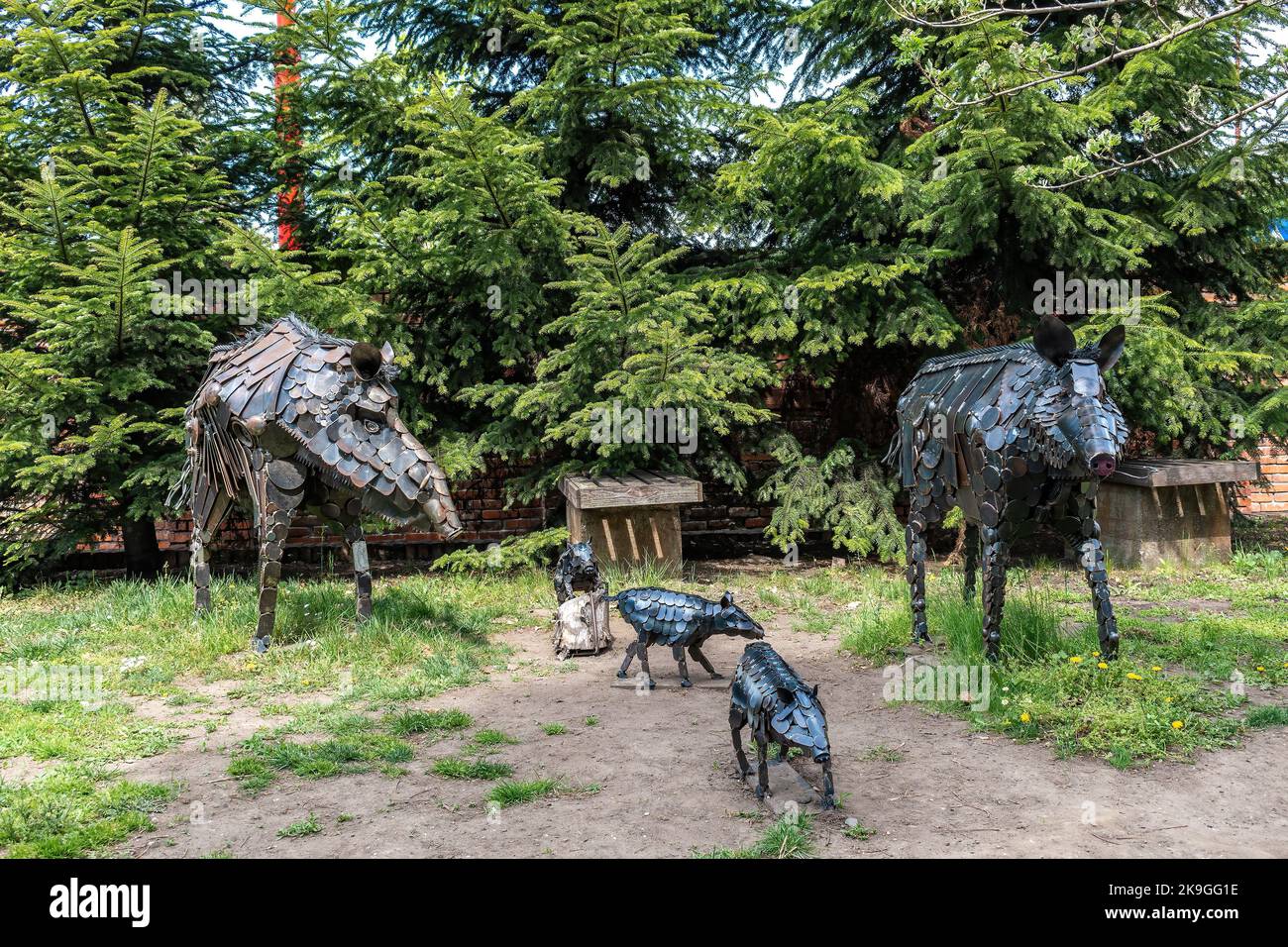 KOVOZOO original exposition of metal waste, technology and retro ...