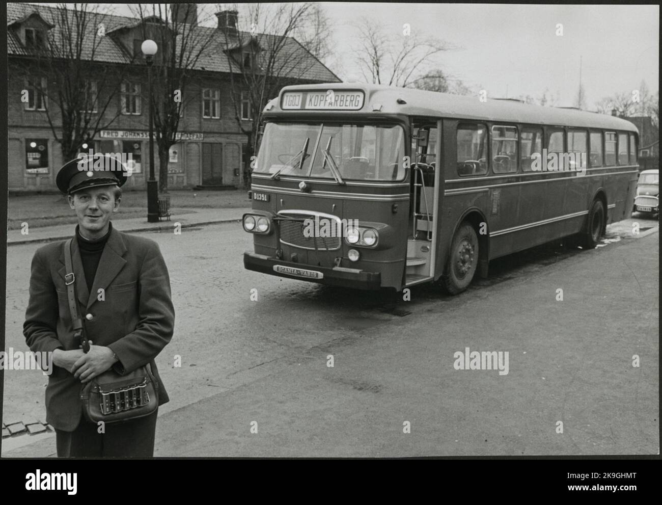 Bus staff hi-res stock photography and images - Alamy