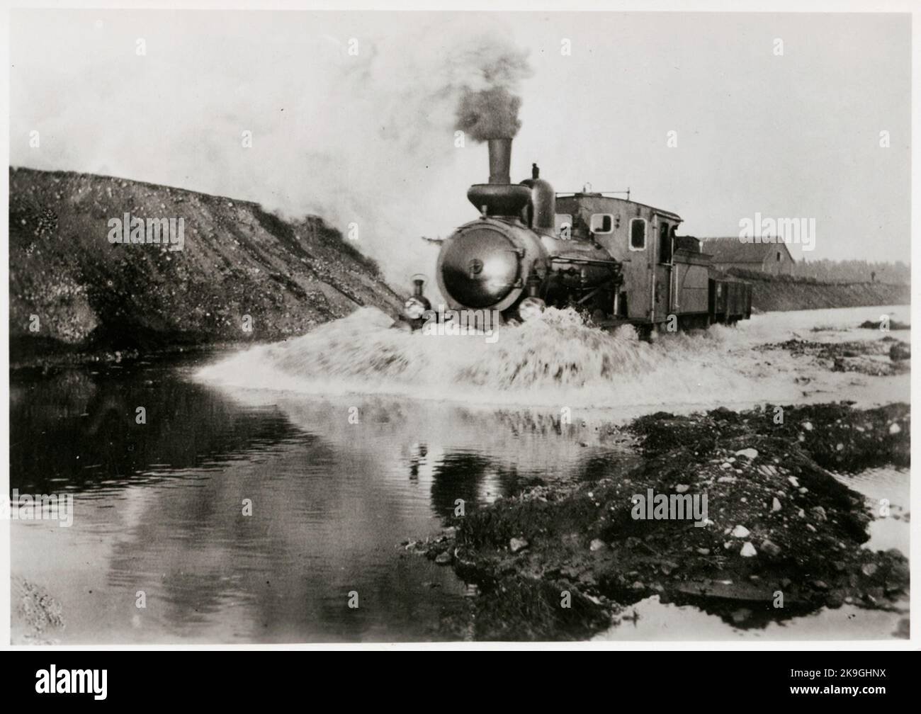Steam locomotives run through flooding on Malmö Simrishamns Railway ...