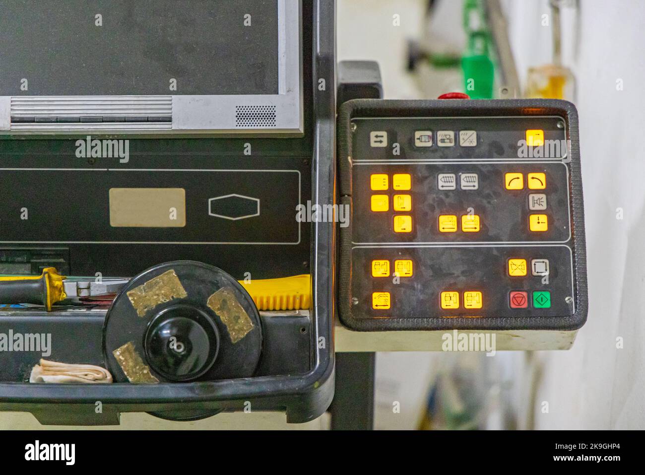 Commercial office led lights hi-res stock photography and images - Alamy