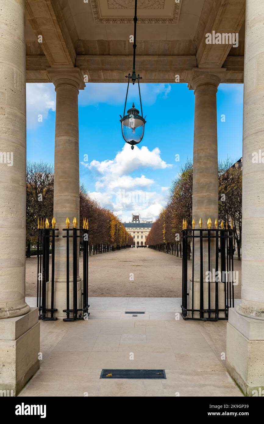 Paris, the Palais-Royal, inner courtyard with columns Stock Photo - Alamy