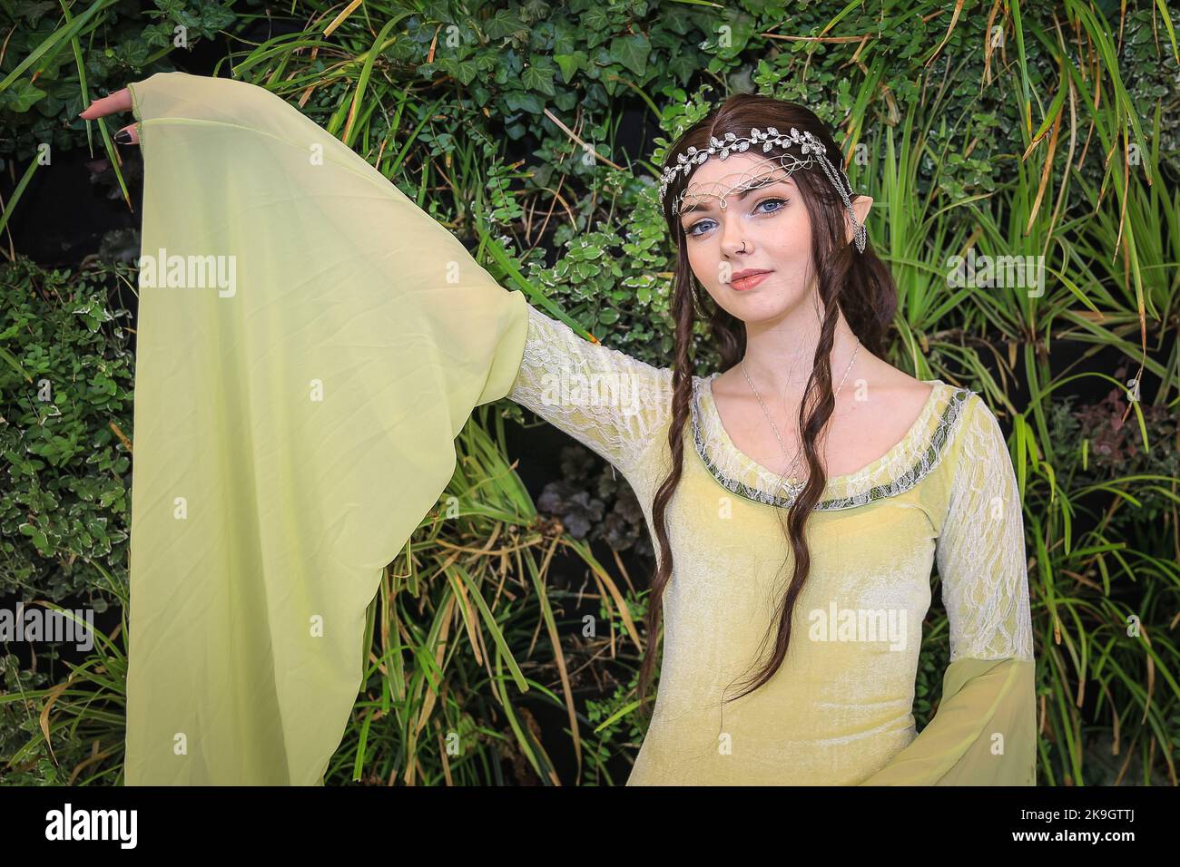 London, UK. 28th Oct, 2022. A cosplayer dressed as Arwen from Lord of ...