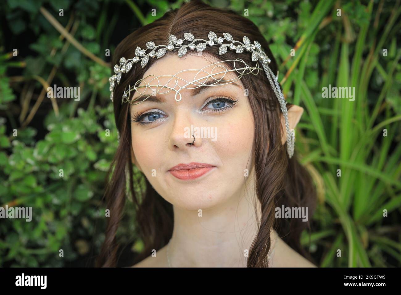 London, UK. 28th Oct, 2022. A cosplayer dressed as Arwen from Lord of ...