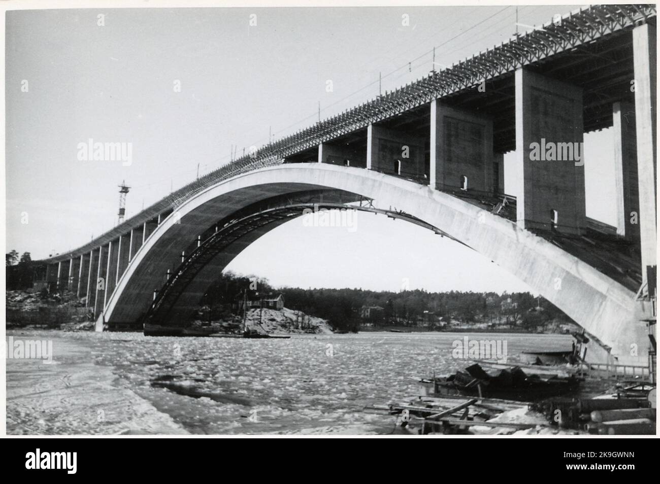 Construction of the Traneberg Bridge. The bridge extends across the ...