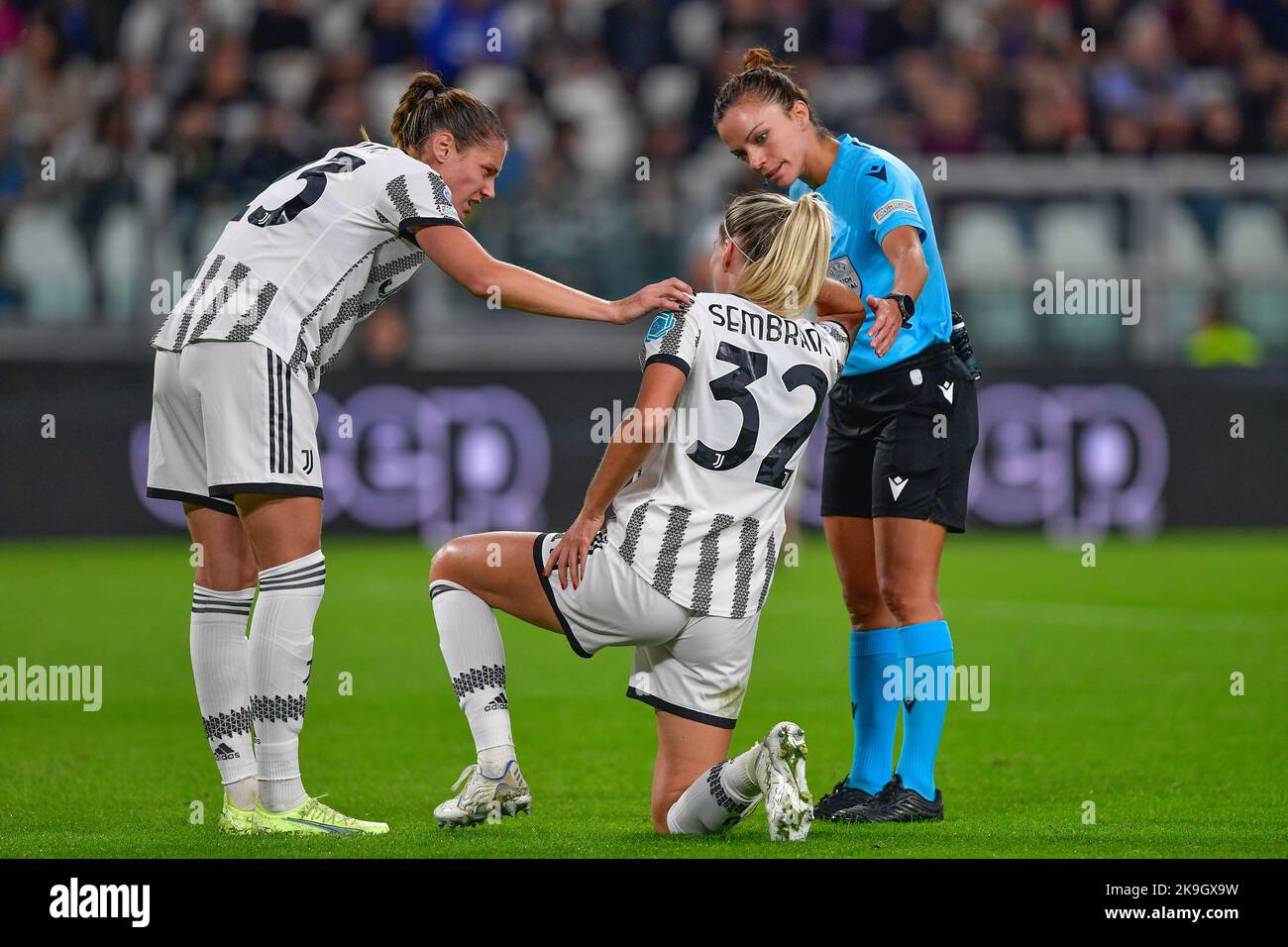 Turin, Italy. 27th Oct, 2022. Referee Marta Huerta de Aza is checking ...
