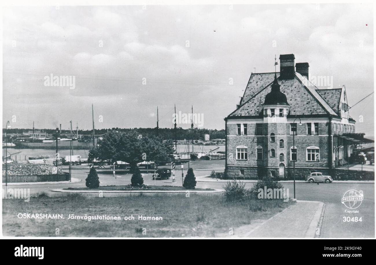Dock station Cut Out Stock Images & Pictures - Alamy