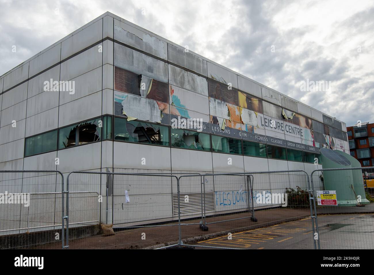 Maidenhead, Berkshire, UK. 28th October, 2022. The former Magnet Leisure Centre in Maidenhead ...