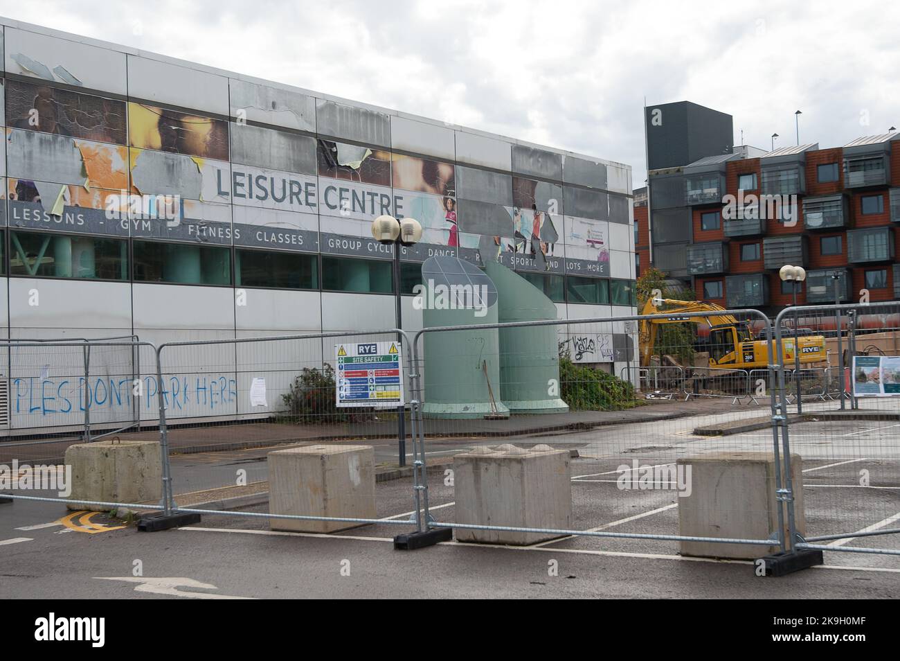 Maidenhead, Berkshire, UK. 28th October, 2022. The former Magnet Leisure Centre in Maidenhead ...