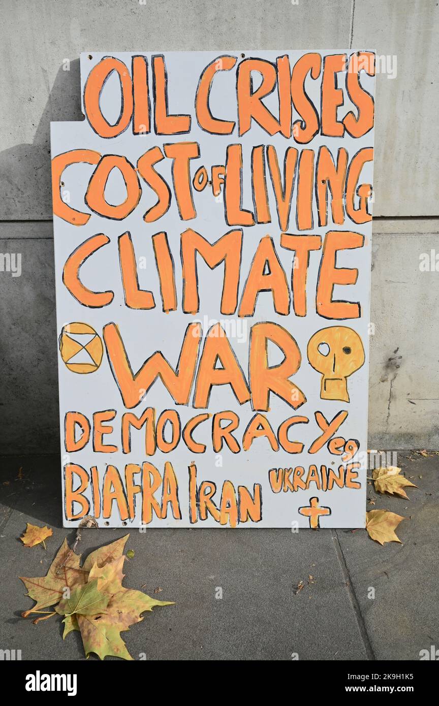 Just stop oil signs hi-res stock photography and images - Alamy