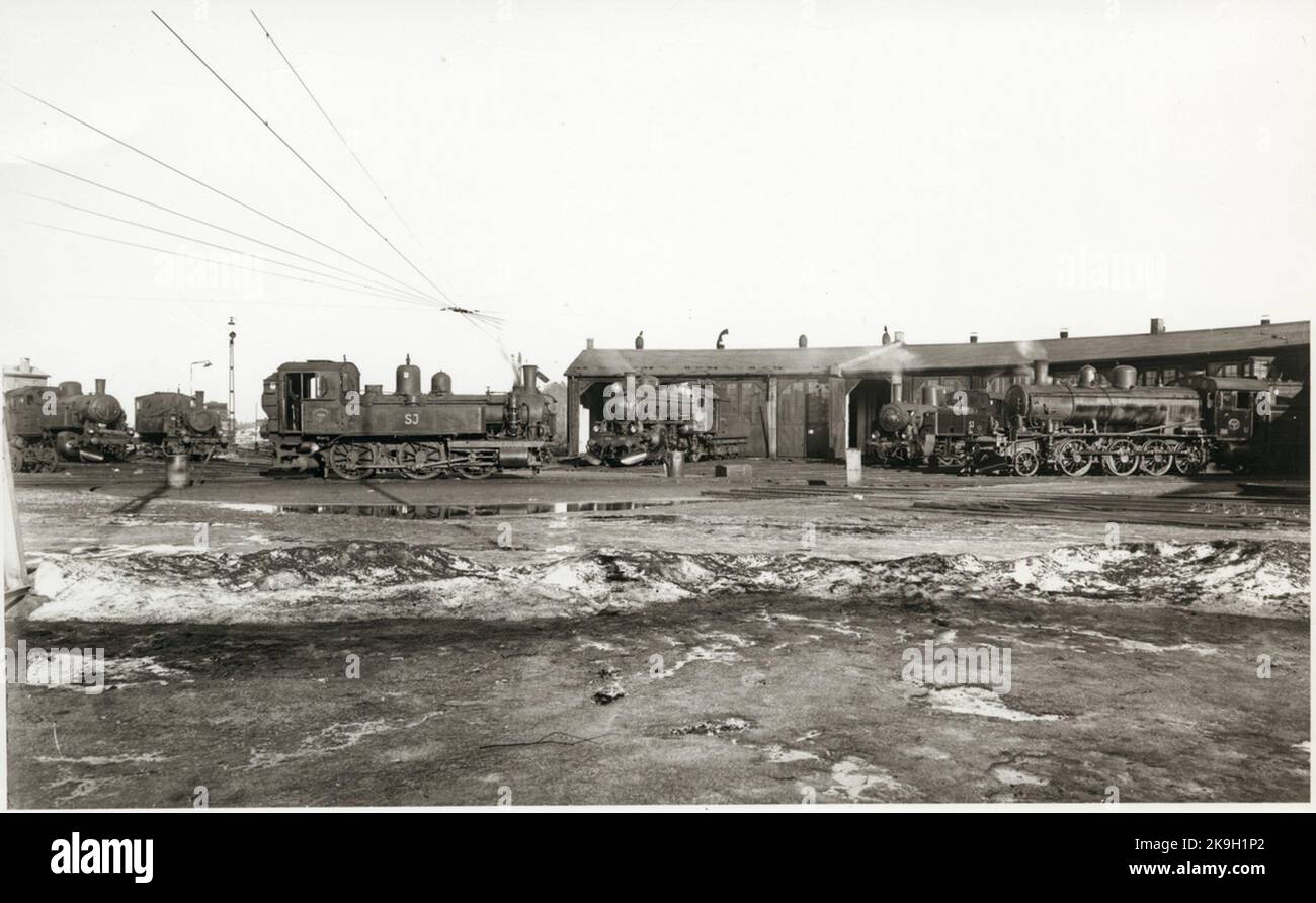 The State Railways, SJ K4 1901 on the turmoil. From Left SJ S 1258, SJ ...