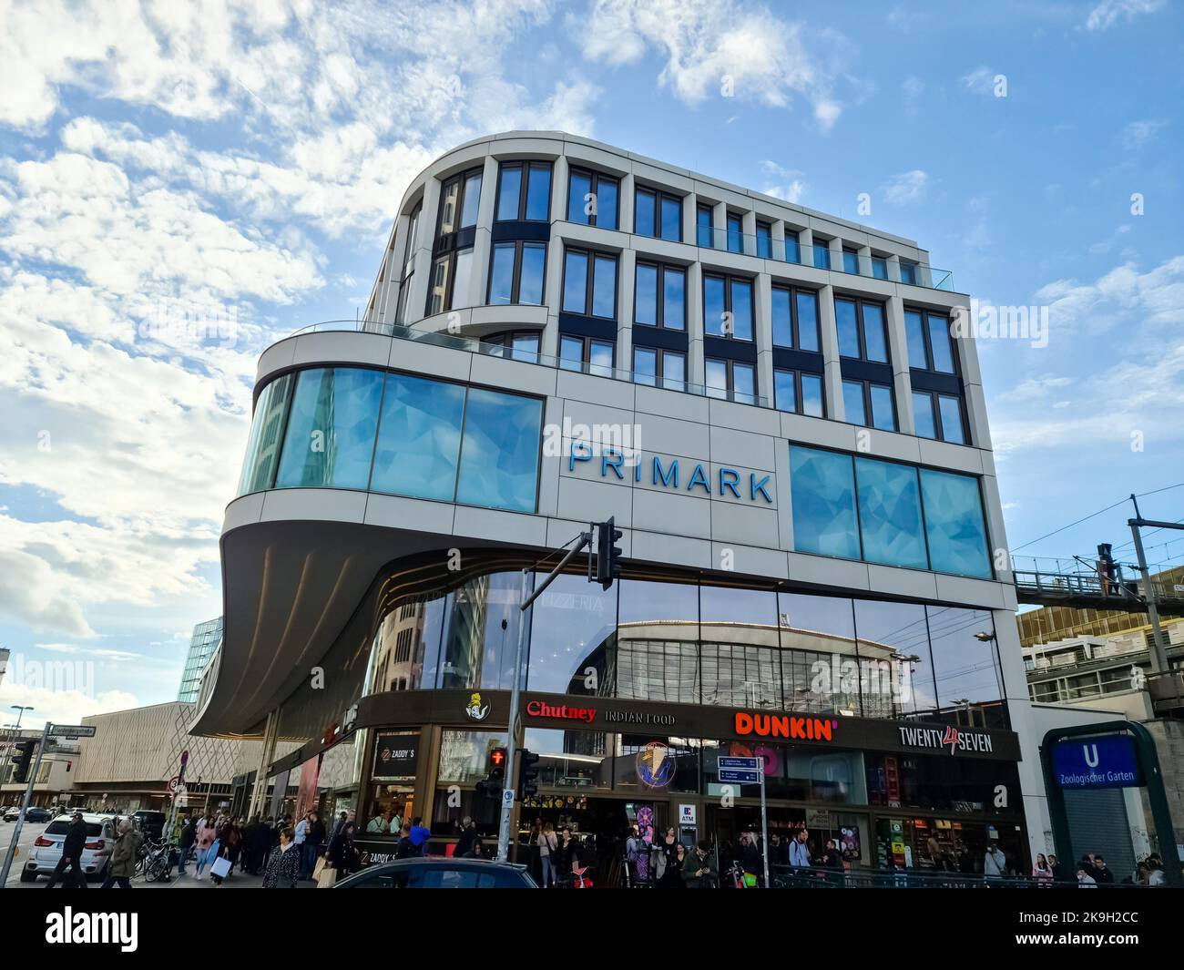 Primark shopfront hi-res stock photography and images - Alamy