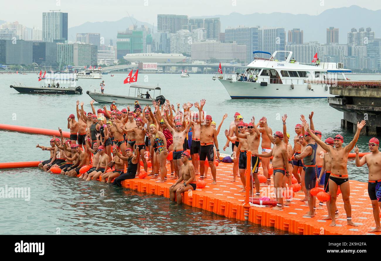 Participants at the starting point of New World Harbour Race at Golden ...