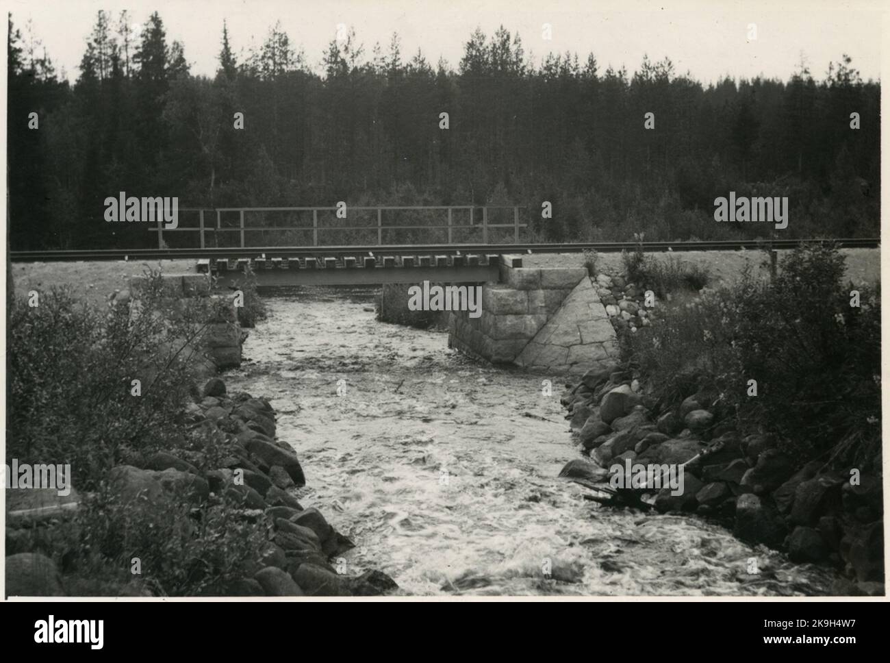 Railway bridge over Kvarnbäcken. The bridges that were built over they ...