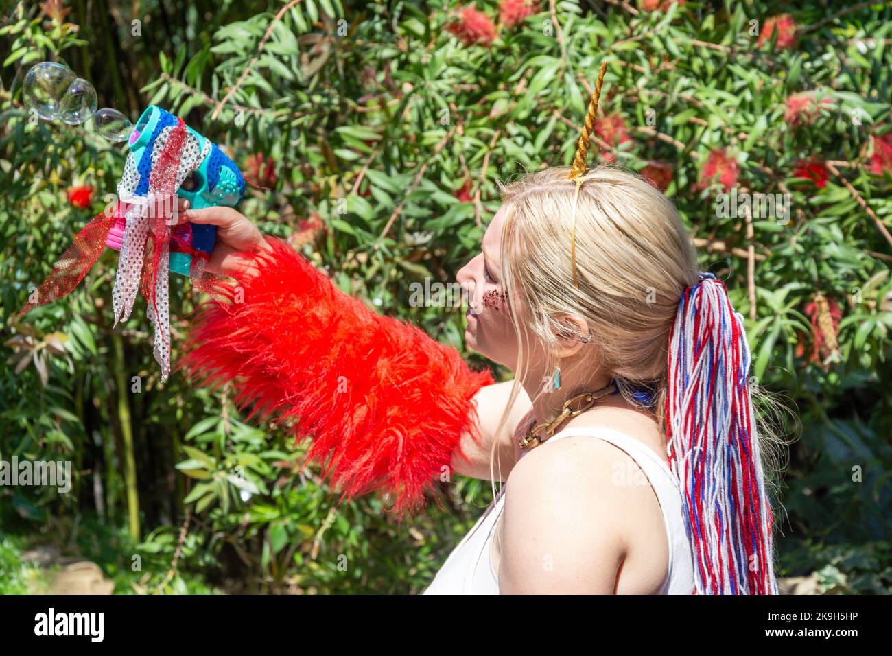 English woman entertainer hi-res stock photography and images - Alamy