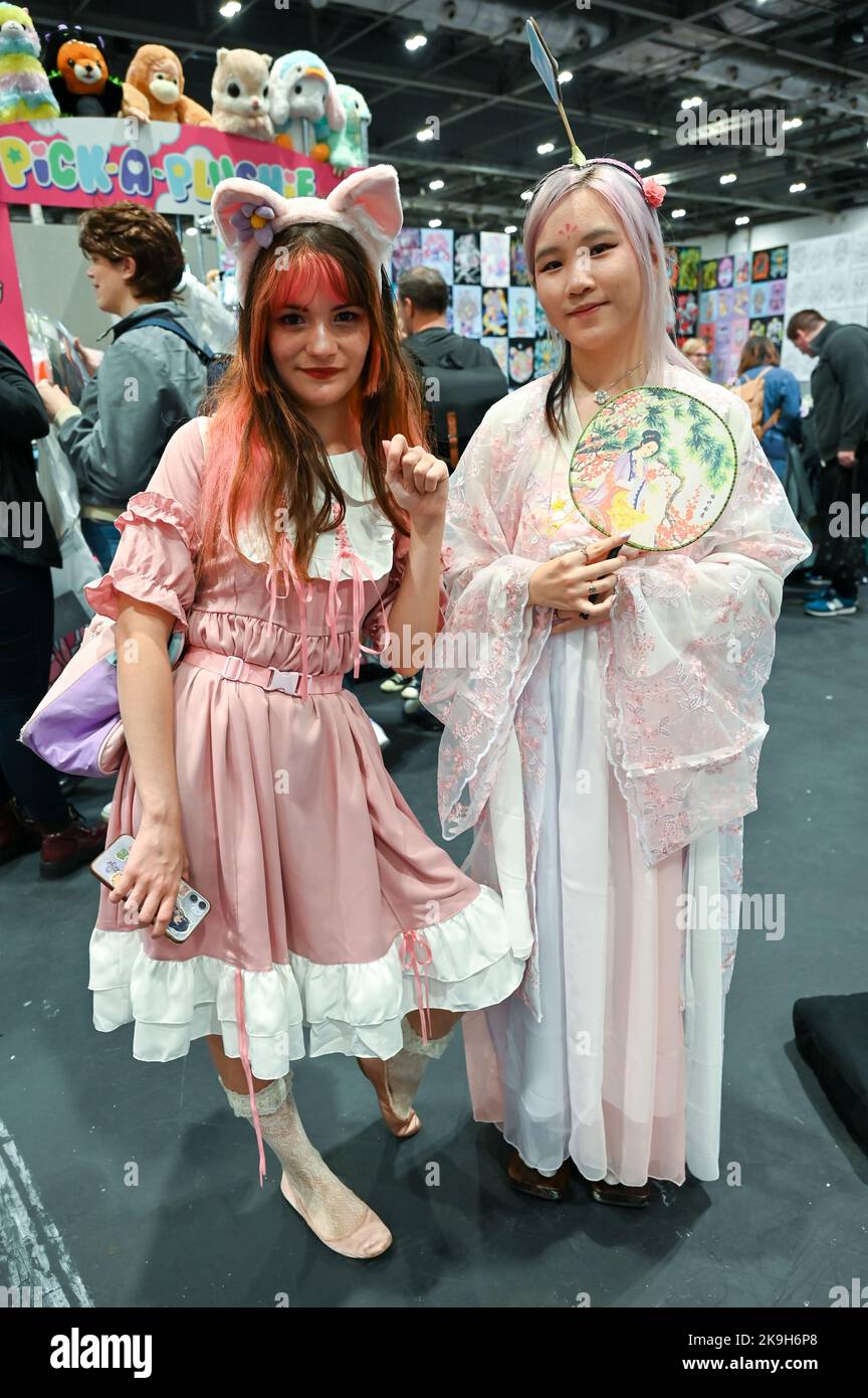 London, UK. 28th October 2022. A Chinese girl dress in Hanfu attends ...