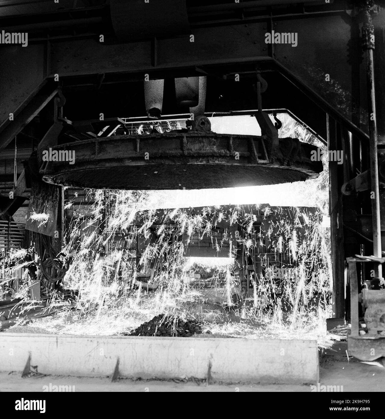 Transport of liquid iron Stock Photo - Alamy