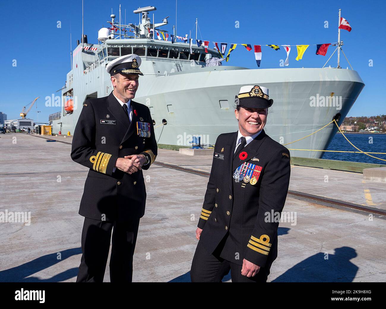 Canada. 28th Oct, 2022. Navy commander Vice-Admiral Angus Topshee, left ...