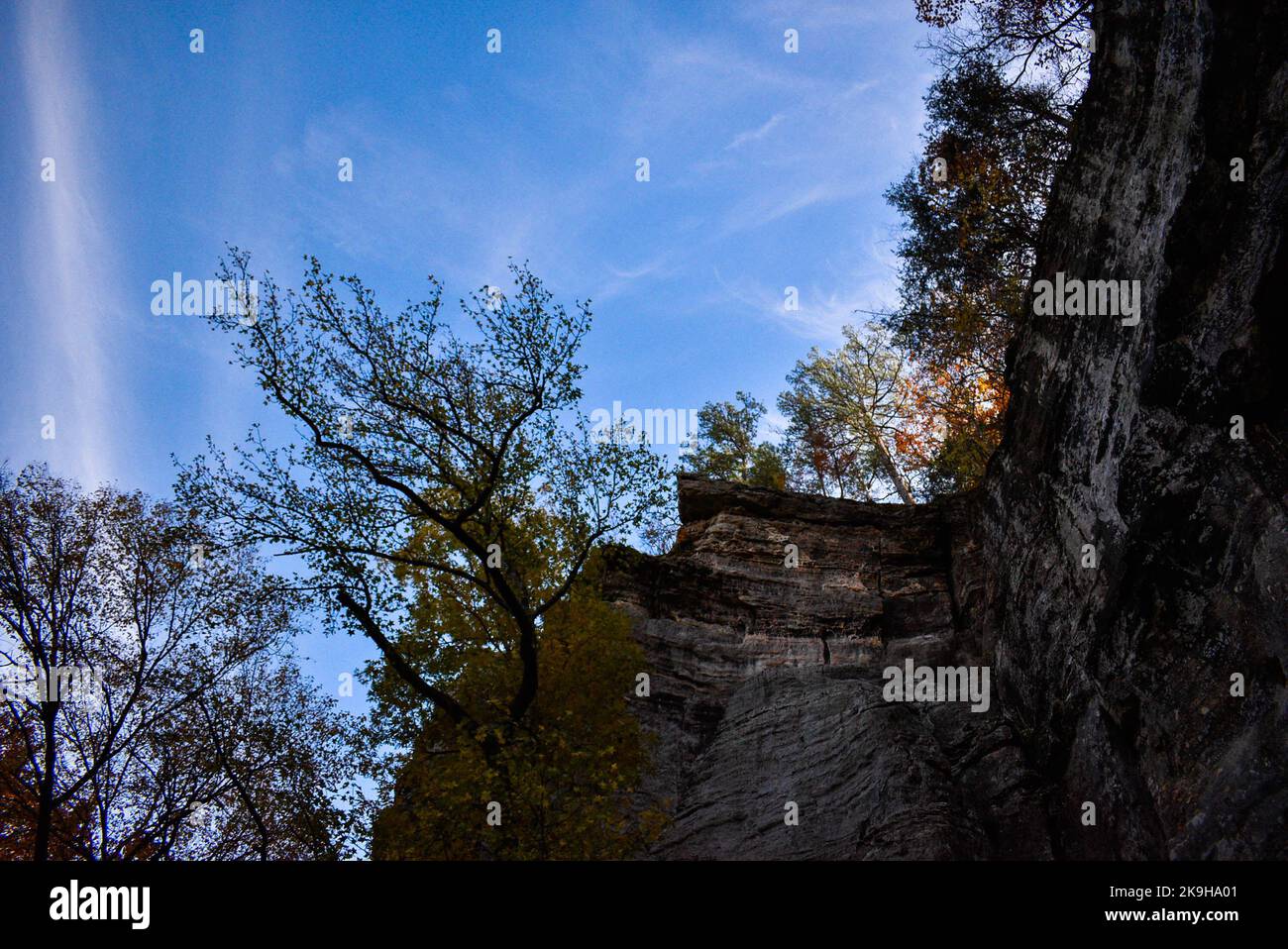 Sky cliff hi-res stock photography and images - Alamy