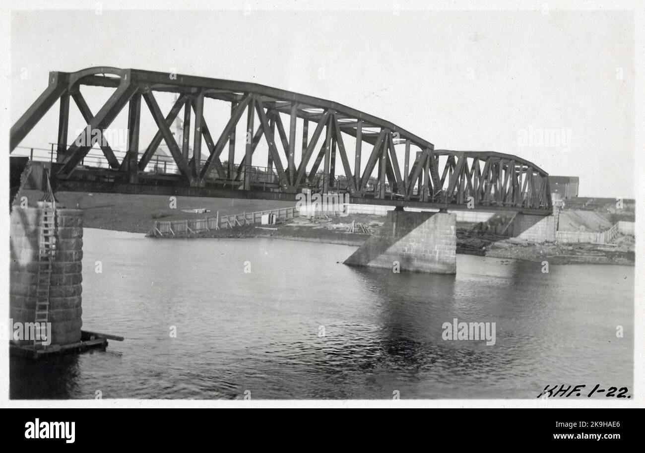 Turning bridge over the Torne river. On the line between Haparanda ...