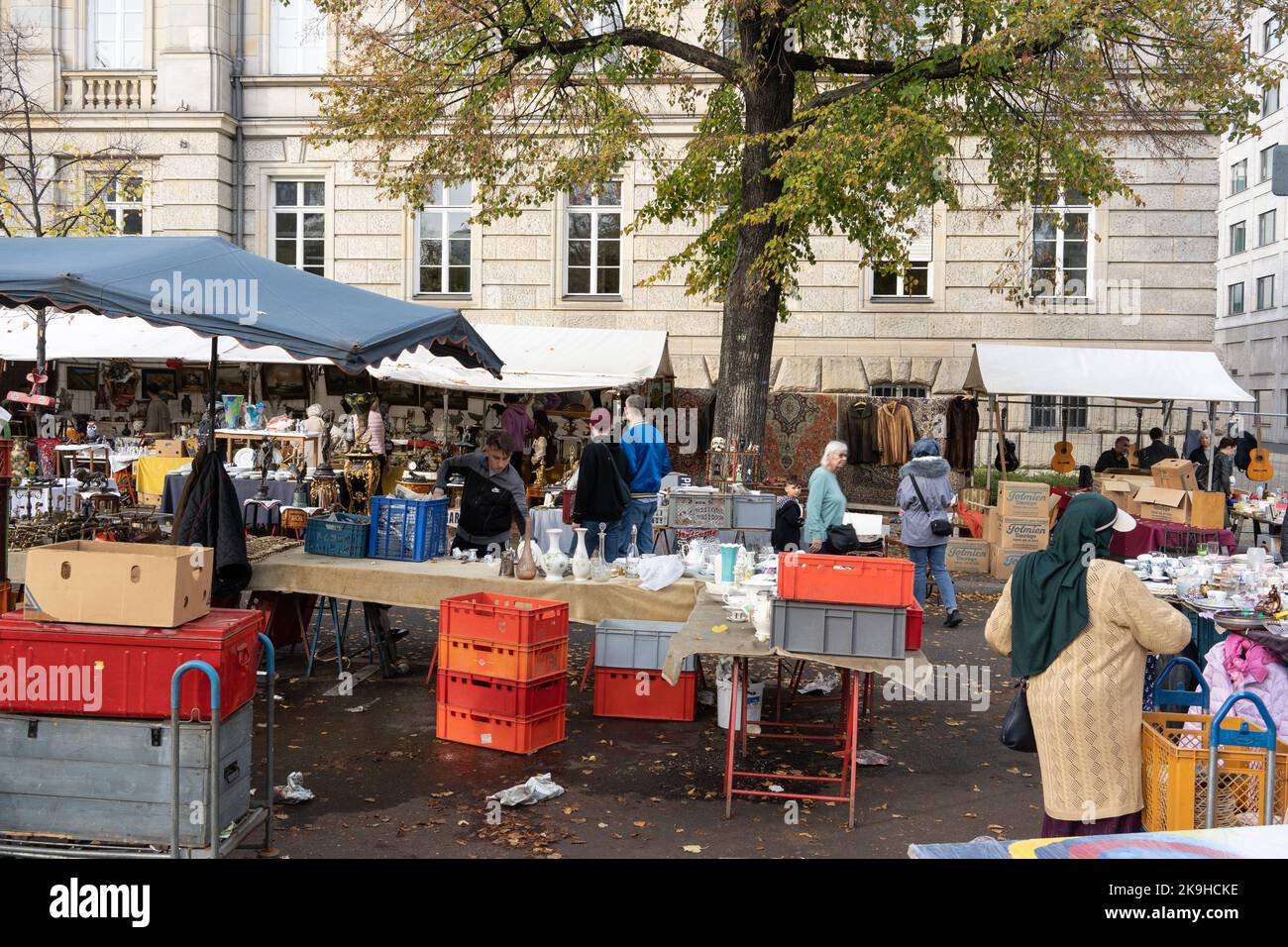 Berlin flea market Stock Photo - Alamy