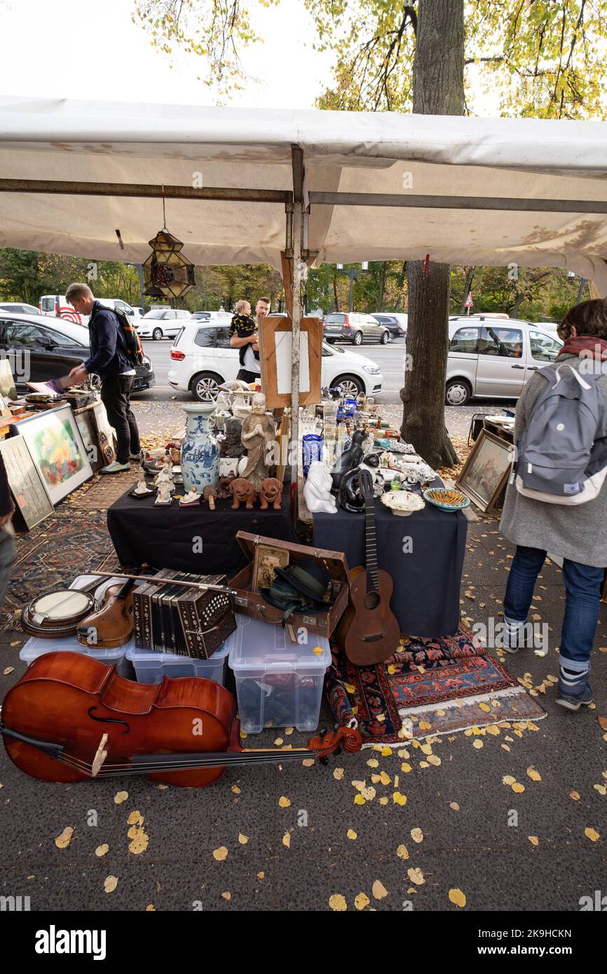 Berlin flea market Stock Photo - Alamy