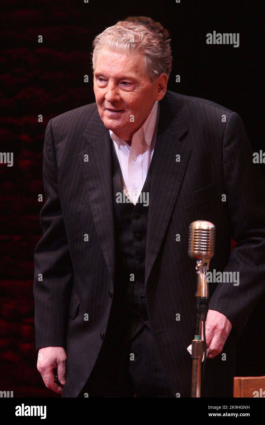 Jerry Lee Lewis performing with Broadway's "Million Dollar Quartet" at ...