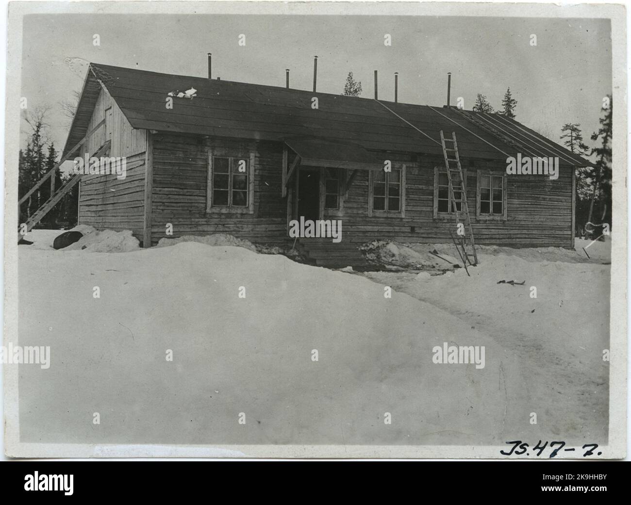 Barack for twelve men. Provisional buildings during the inland railway ...