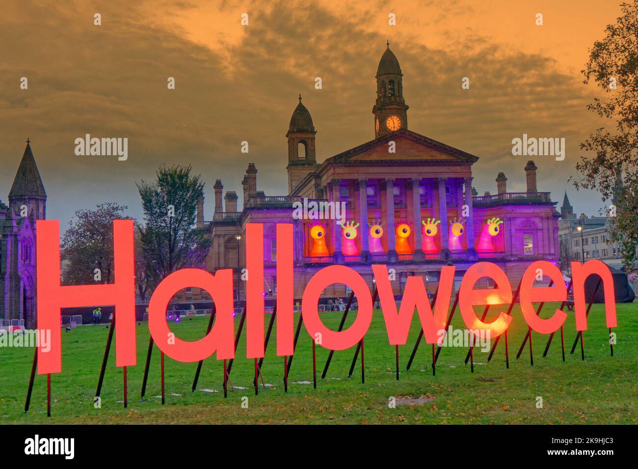 Paisley, Scotland, UK 28th October, 2022. Annual Paisley Halloween ...