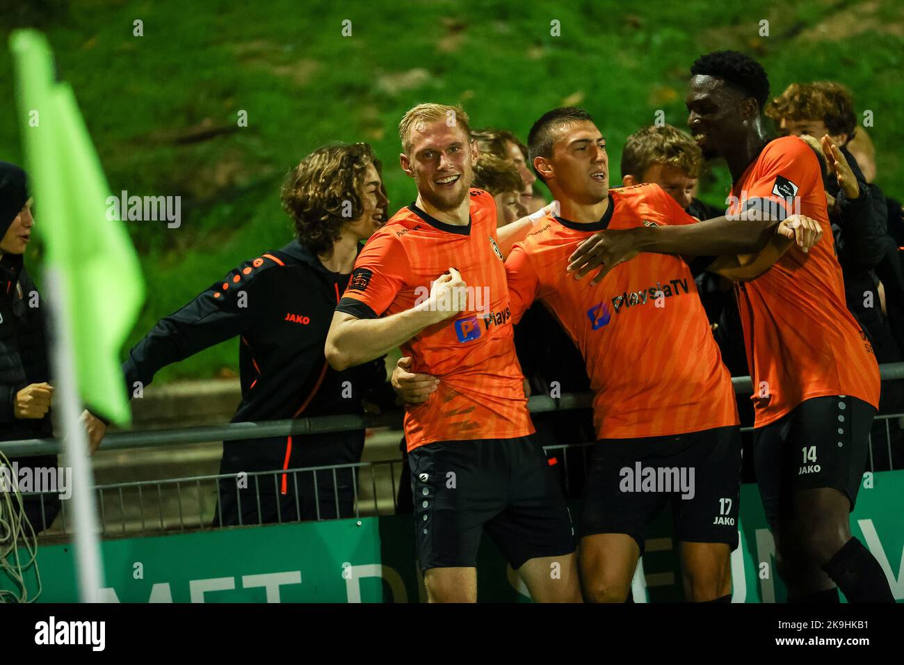Deinze, Belgium. 28th Oct, 2022. Deinze's Jellert Van Landschoot ...