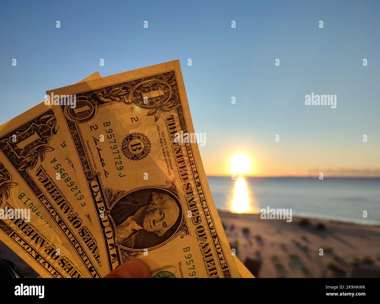 Backdrop of the sea hi-res stock photography and images - Alamy