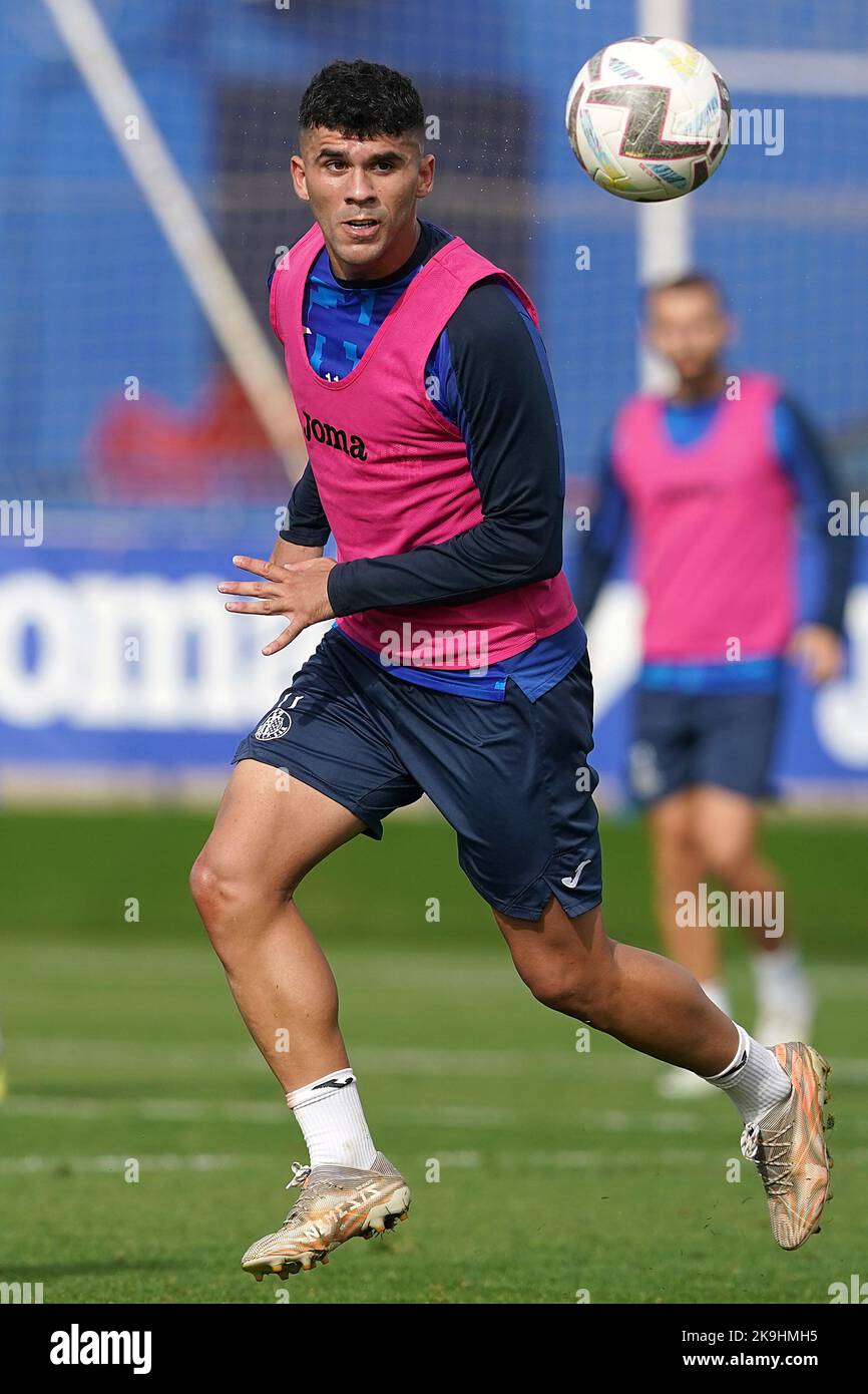 Getafe CF's Carles Alena during training session. October 27, 2022 ...