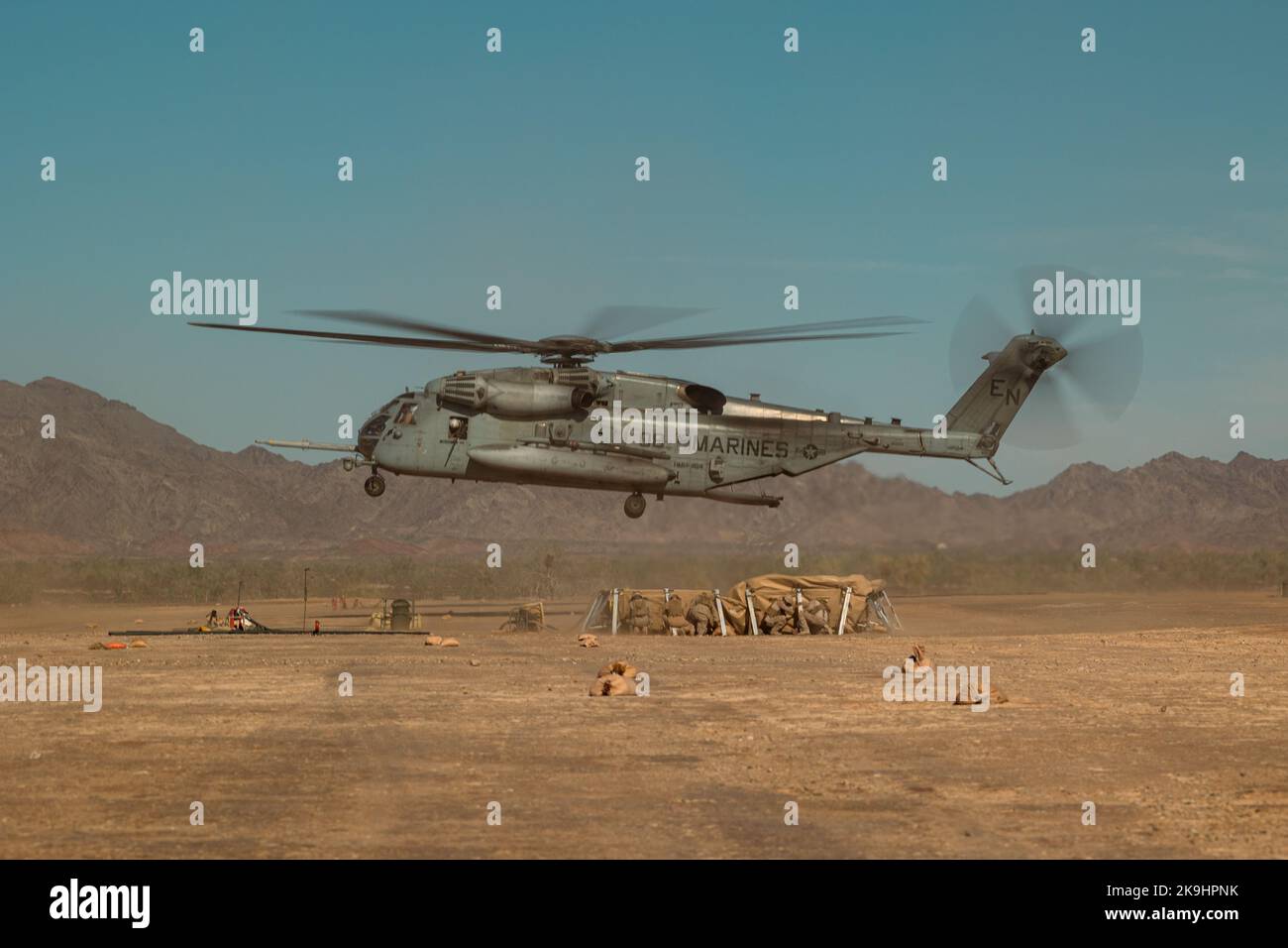 A U.S. Marine CH-53E Super Stallion assigned to Marine Aviation Weapons ...