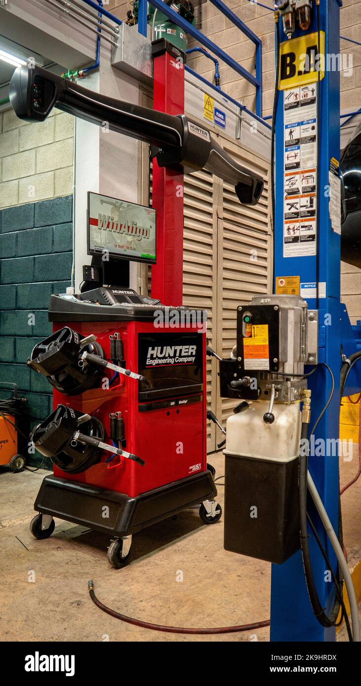 Professional mechanics workshop where automotive mechanics engineers ...