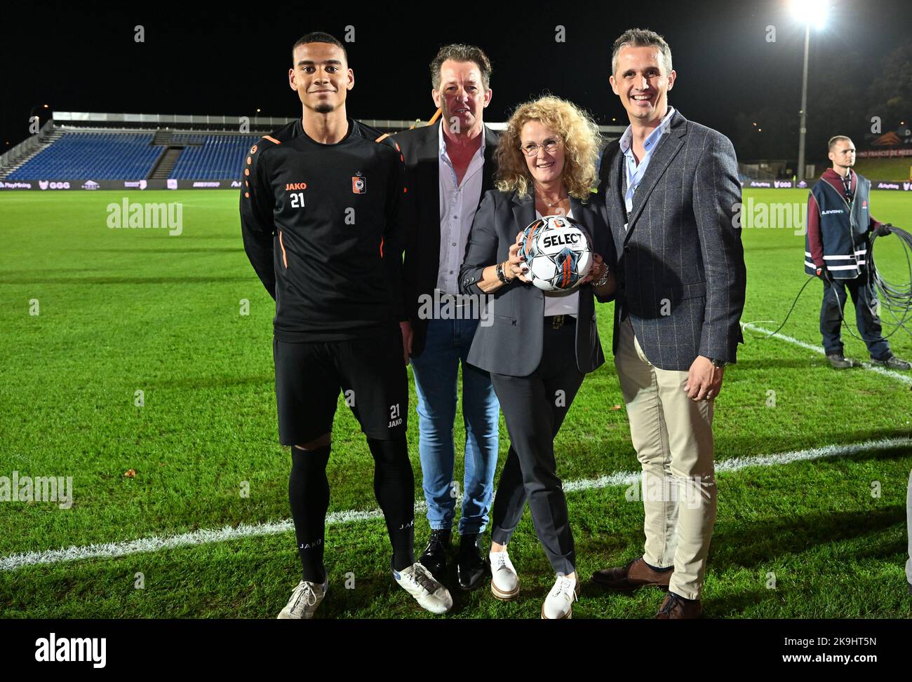David Winke (21) of Deinze, CEO Serge Beerens of KMSK Deinze and match ...