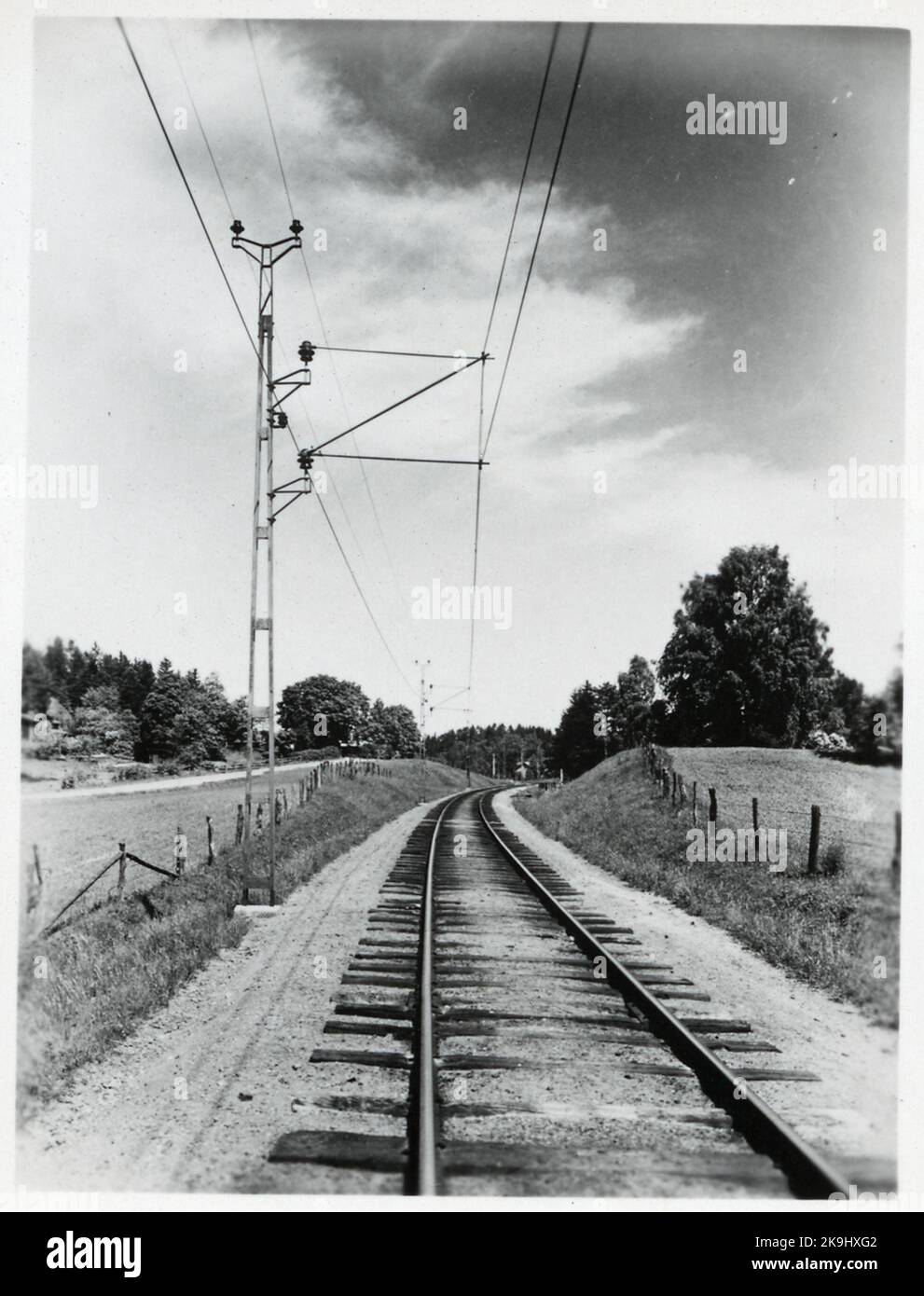 Overhead contact wires electrified hi-res stock photography and images ...