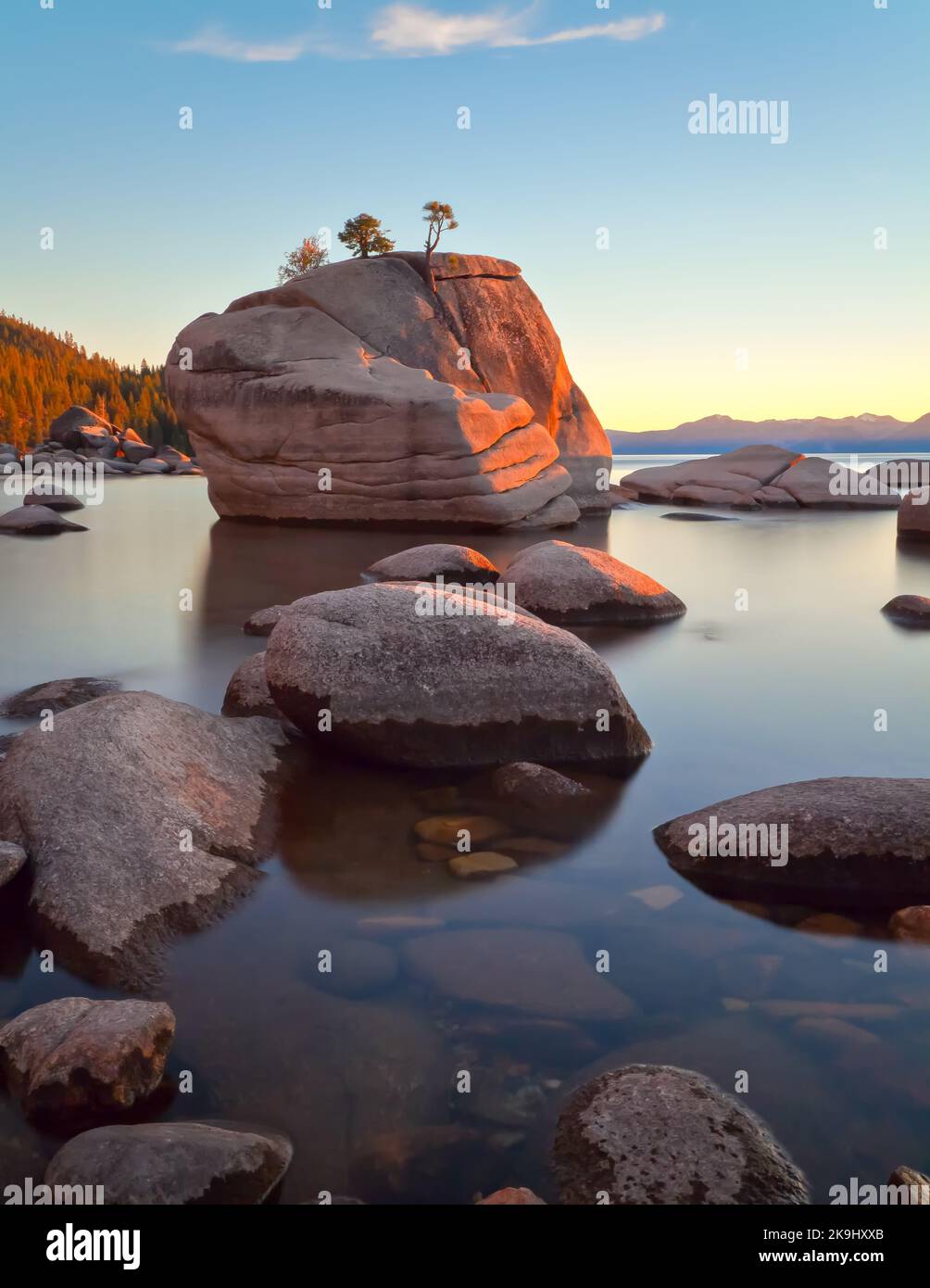 Beautiful rock formations at Lake Tahoe State Park, Nevada, USA, at ...