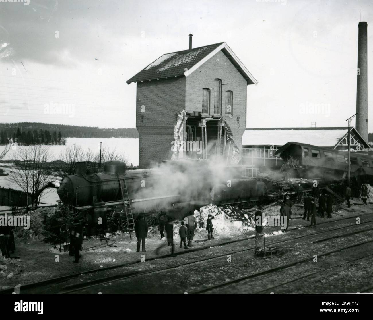 State Railways, SJ B 1314, SJ C3D 2114. Train accident in Holmsveden ...