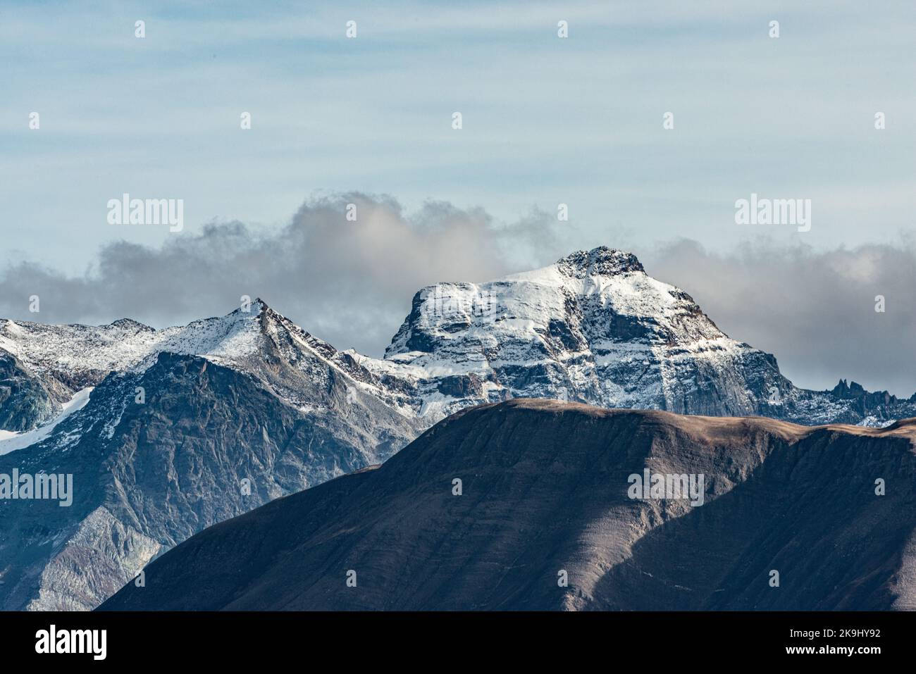 Mountainscape lovers hi-res stock photography and images - Alamy