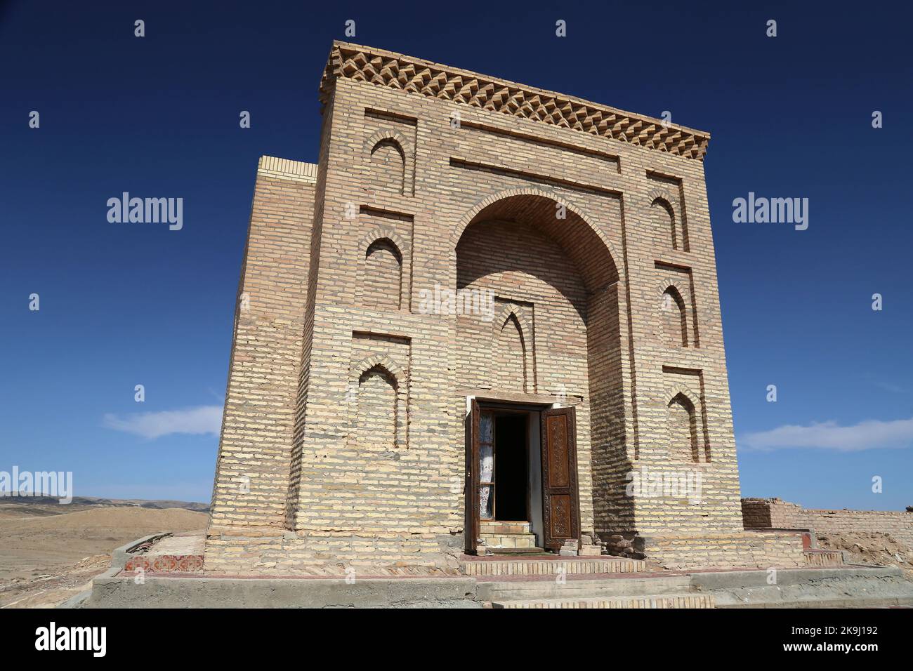 Chinor Bobo Mausoleum (14-19th Century), Sulton Uvays Qaraniy ...