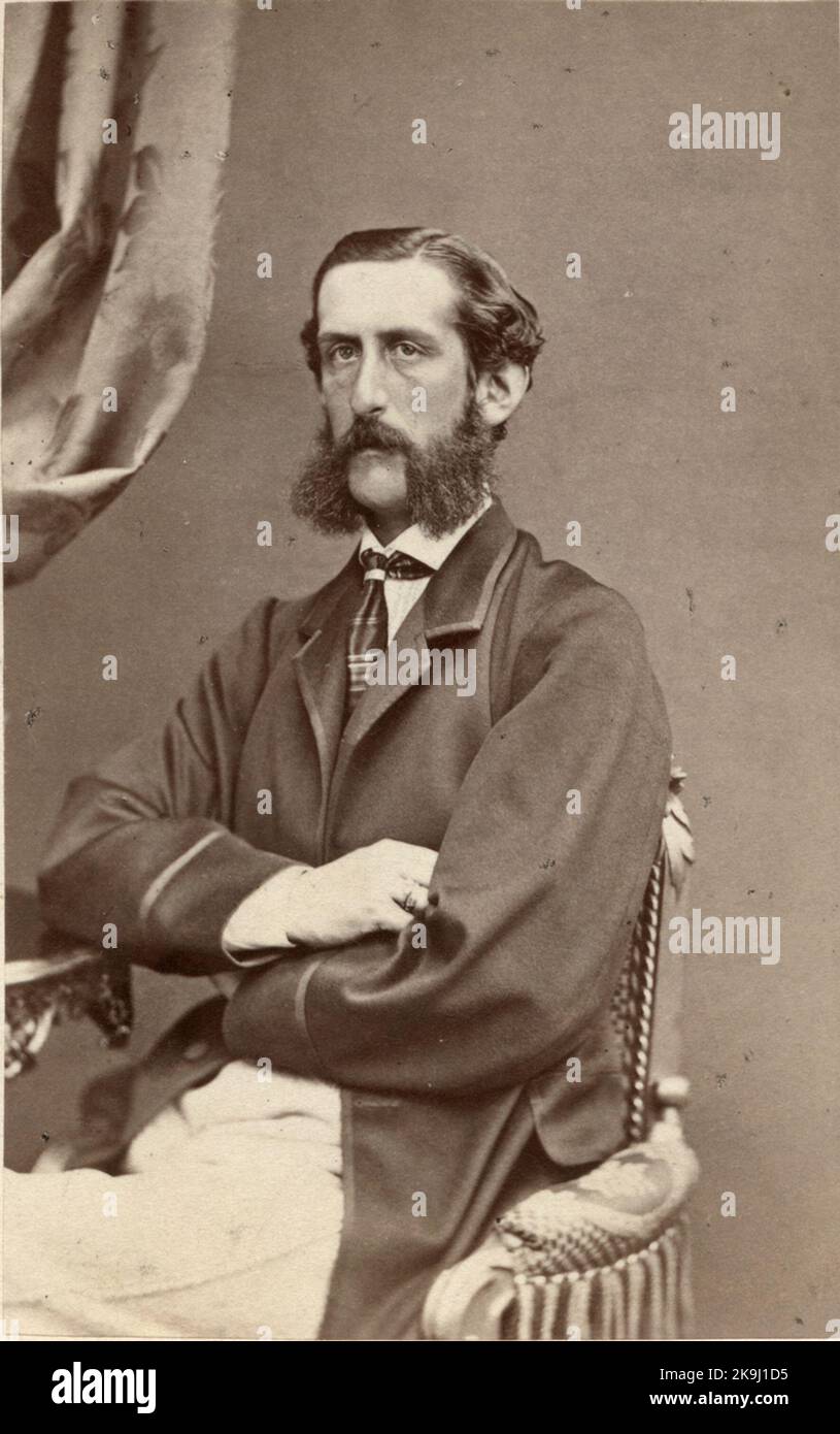 Past royal portrait hi-res stock photography and images - Alamy