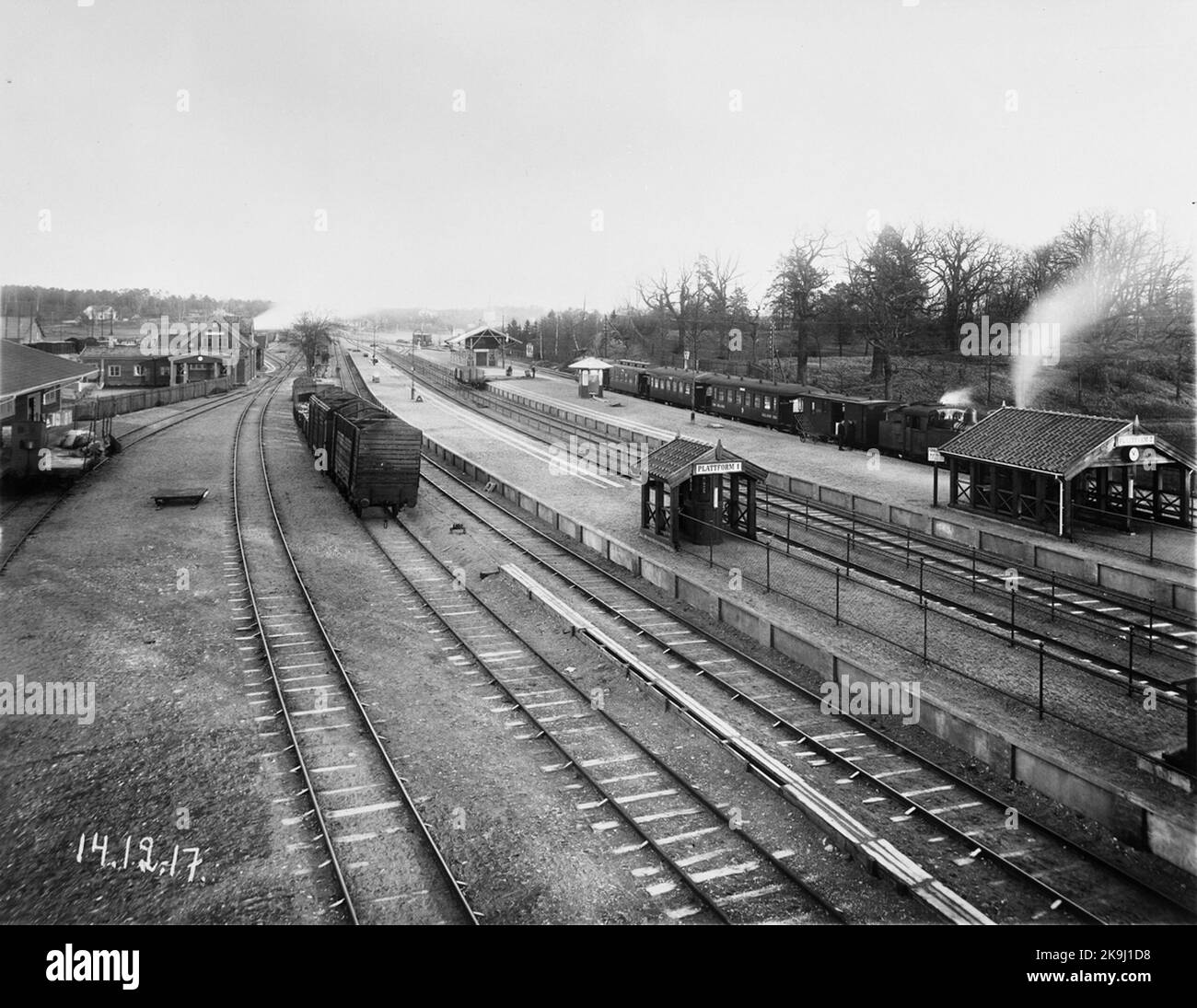 The passenger train consists of the State Railways, SJ J 1298. The ...