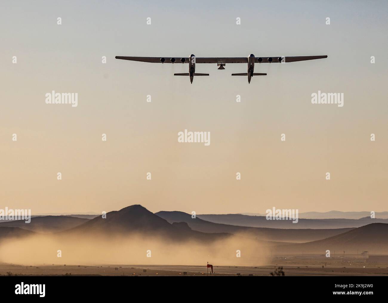 Mojave, USA. 28th Oct, 2022. The Stratolaunch Roc aircraft taking off ...
