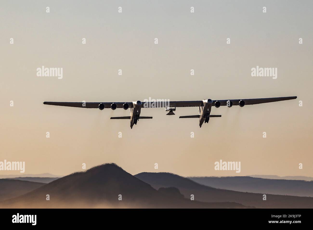 The Stratolaunch Roc aircraft taking off from the Mojave Space Port. It ...