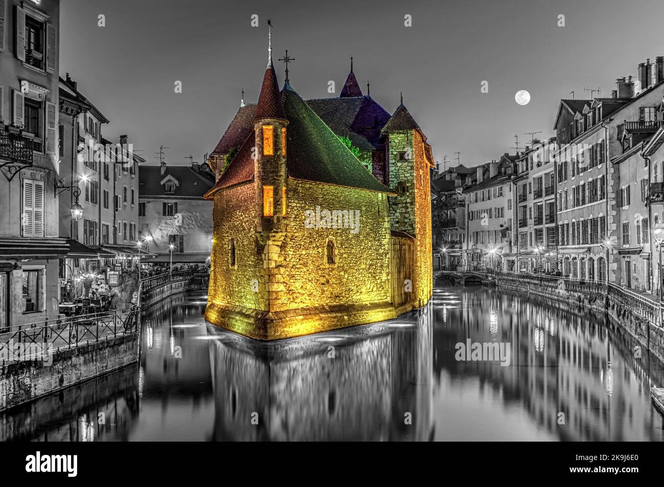 Palais de l'Ile jail and canal in Annecy old city by night, France, HDR ...