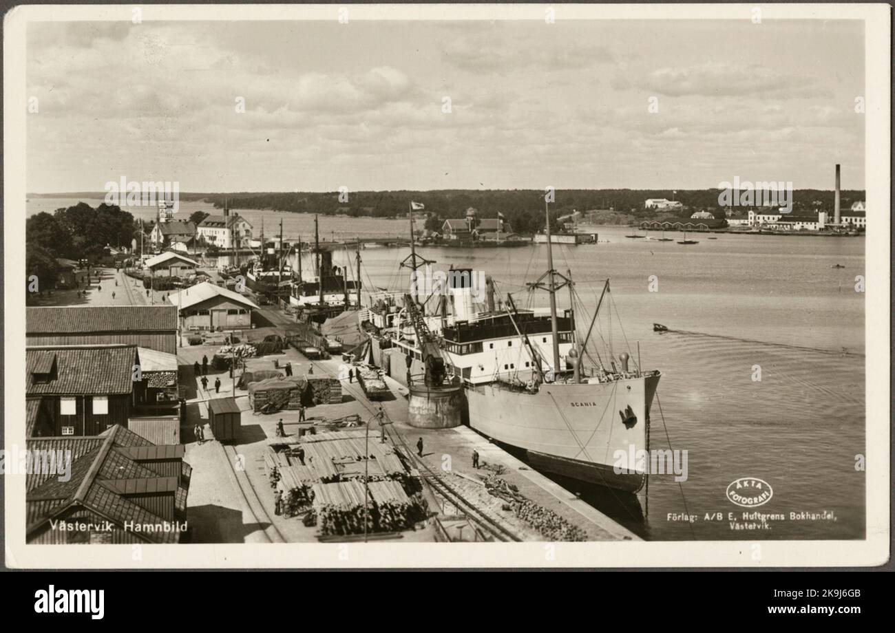 View of Västervik's harbor with the vessels "Scania" and "Kalmarsund IX ...
