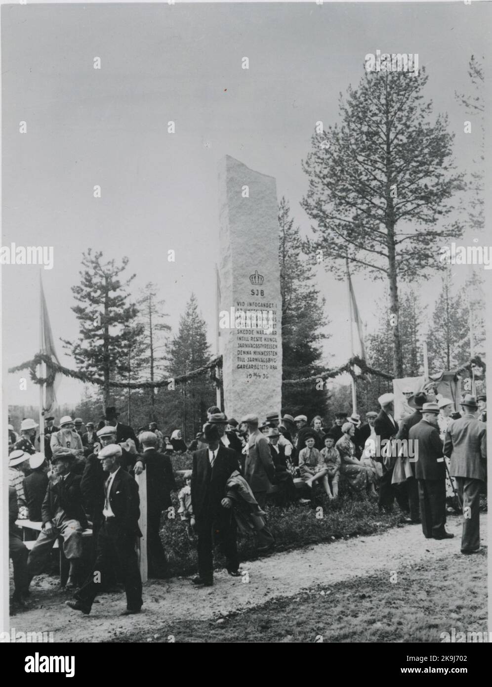 Track building Inlandsbanan.Minnessten over the last link of the ...