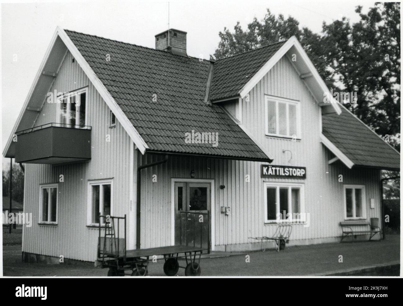 Half story hi-res stock photography and images - Alamy